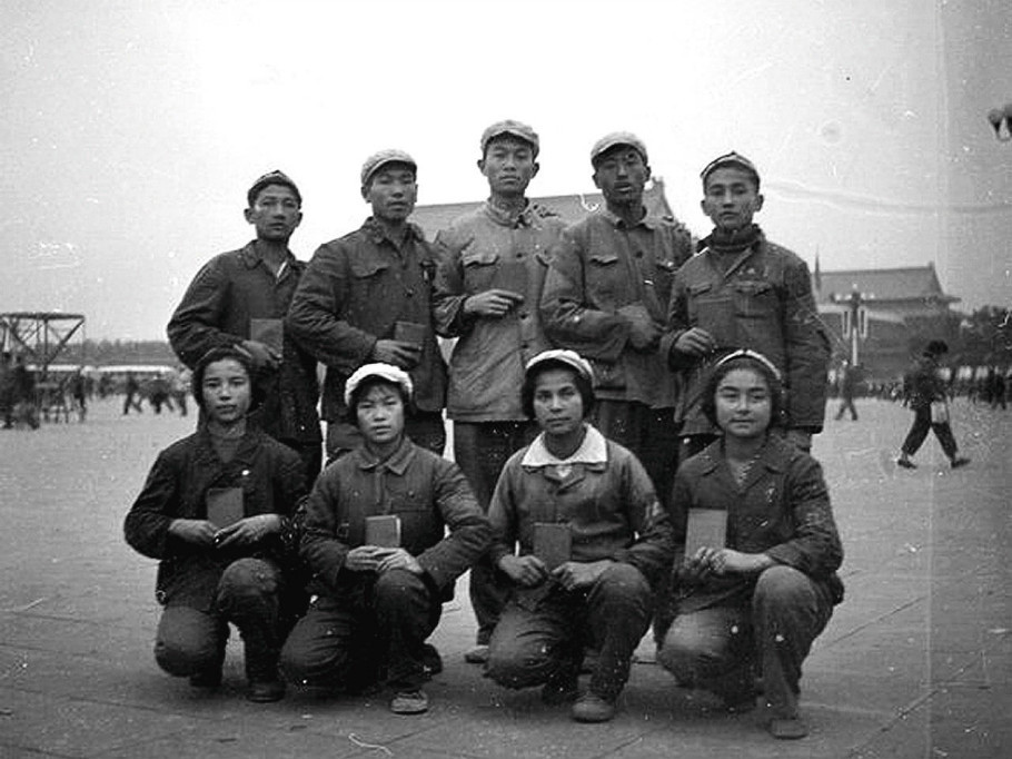 A collection: Xinjiang red guards in Beijing in 1966 – Everyday Life in ...