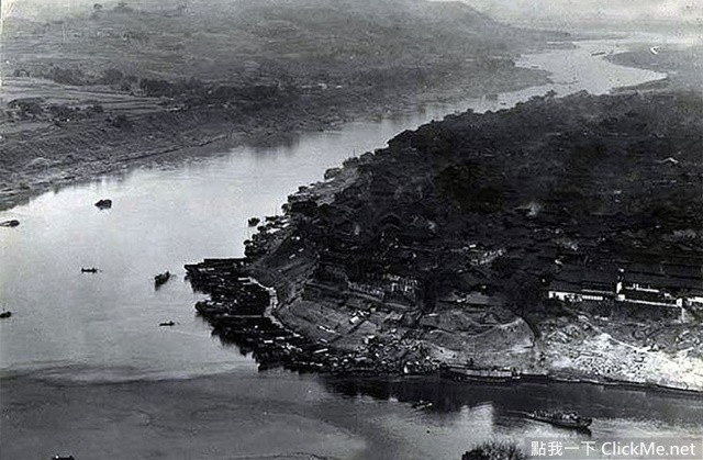 An aerial image of Yibin in 1940 – Everyday Life in Mao's China