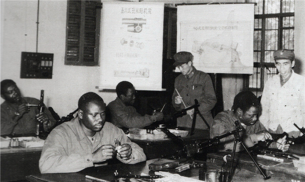 The PLA trains African troops in 1977 – Everyday Life in Mao's China